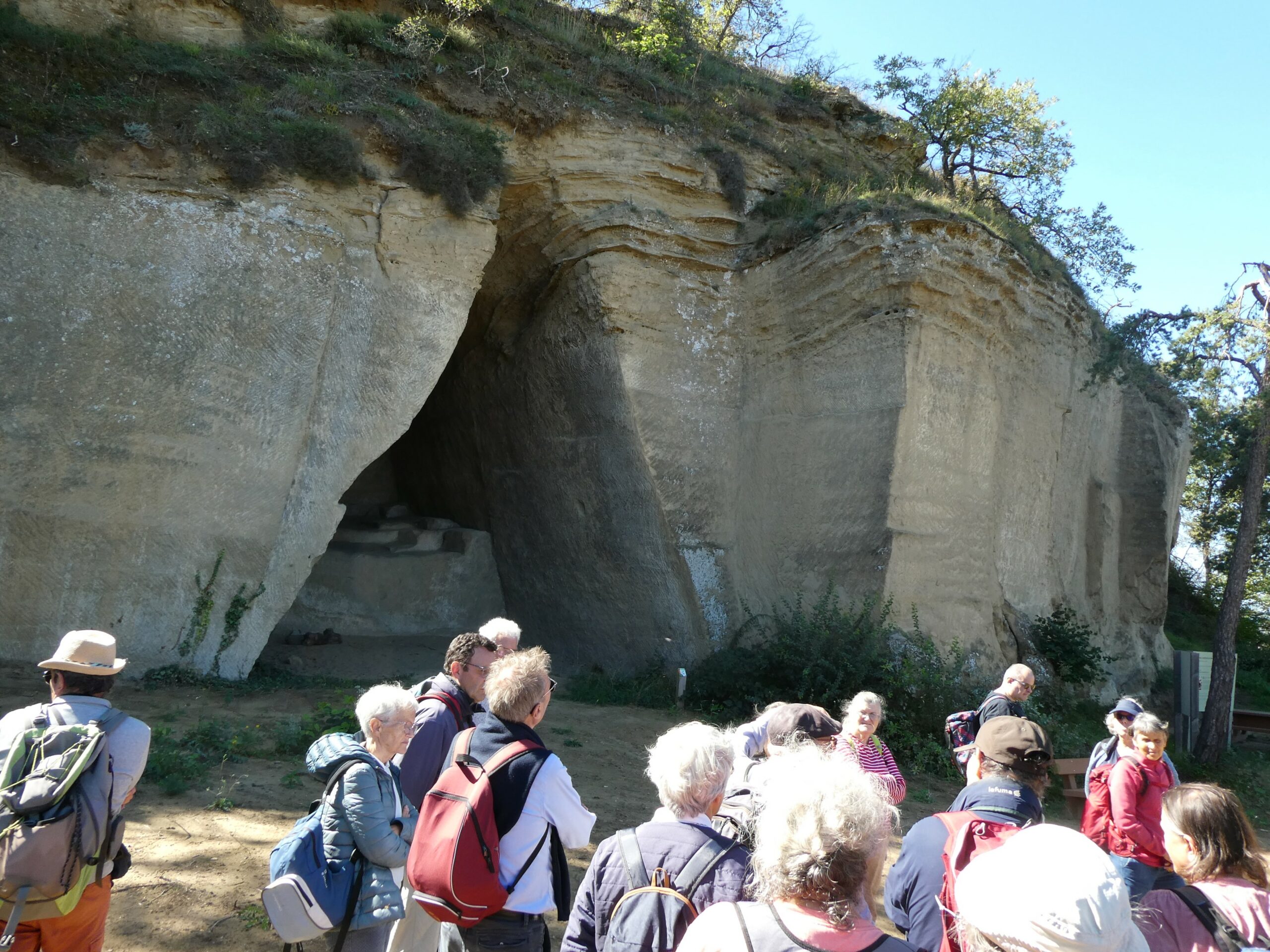 Marche commentée du 24 septembre 2023 - Châteauneuf-sur-Isère : chemin ...